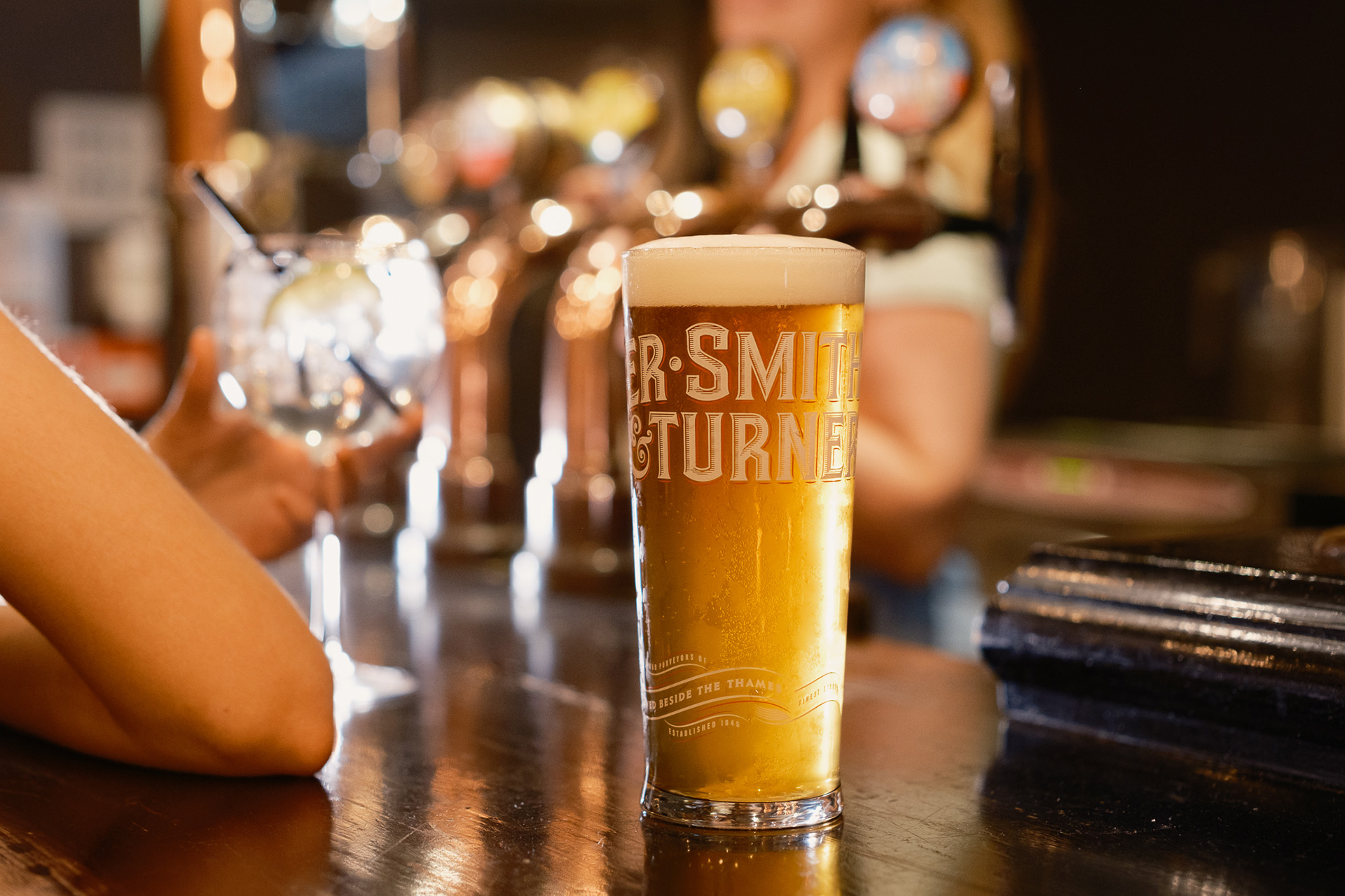 The Red Lion - Contact The Red Lion for a warm welcome, superb drinks ...